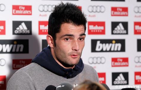 Adán tilbage mellem stængerne efter weekenden